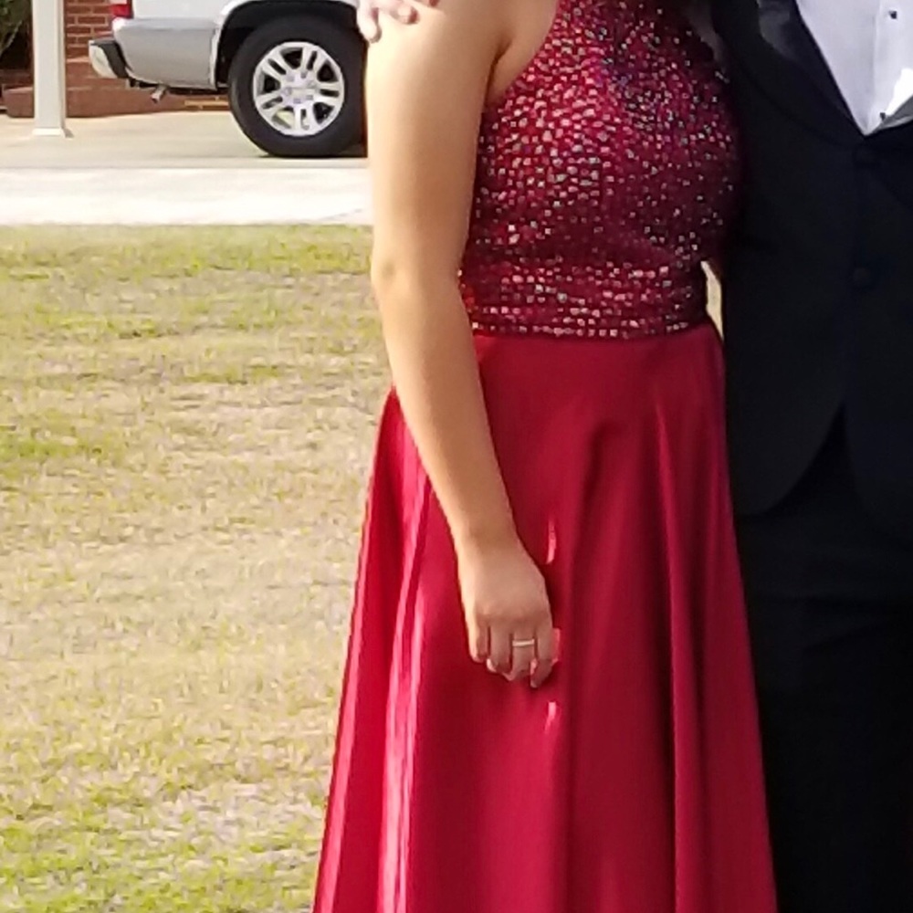 Sherry Hill Prom Dress With Matching Earrings! - Gem